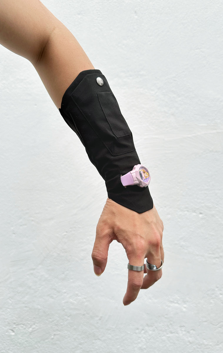 1. "HUNTER" 3L Waterproof Gauntlet (LEFT-HAND) – idle/idō